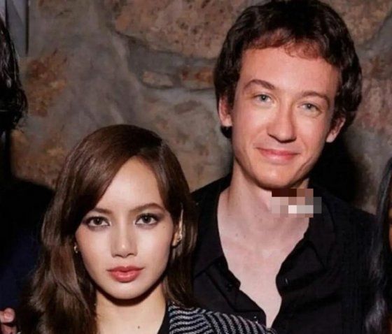 BLACKPINK's Lisa, Rumored To Be Dating The 3rd Generation Of LVMH, Was 'Caught' On A Date In ...